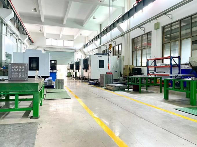 400ml Cosmetic Molds Cold Runner Injection Molding On 160T Machine